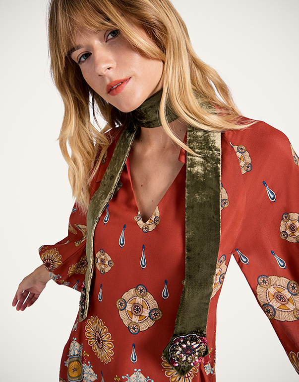 Women Colourful Scarves & Shawls | Silk & Wool | La DoubleJ©